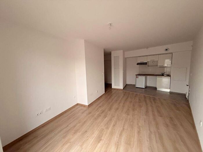 Appartement à louer - Cheminots-Acacias-Faubourg de Lille, Valenciennes - 2 pièces - 1 chambre