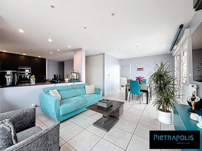 Appartement à vendre - Villeurbanne - 3 pièces - 2 chambres