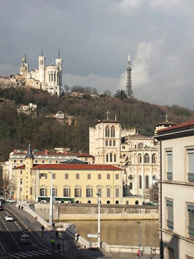 Appartement à louer - Presquîle, Centre ville, Cordeliers, Lyon ème arrondissement - 7 pièces - 6 chambres
