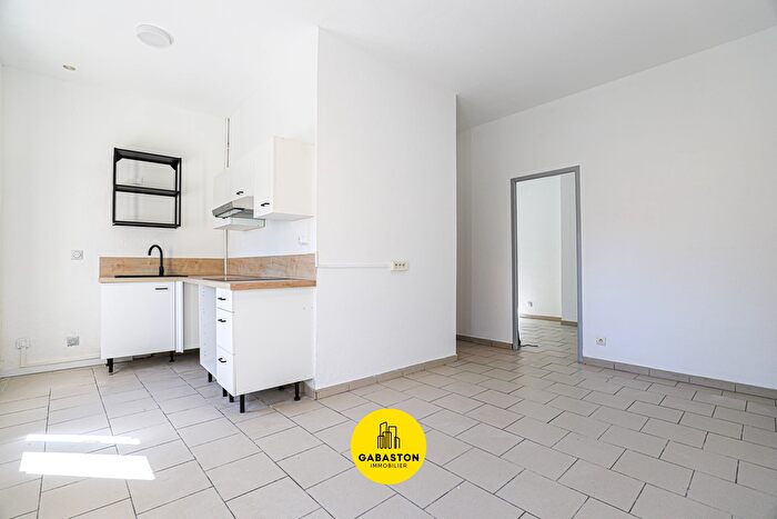 Appartement à vendre - Marseille e , Saint-Jérome - 2 pièces - 1 chambre