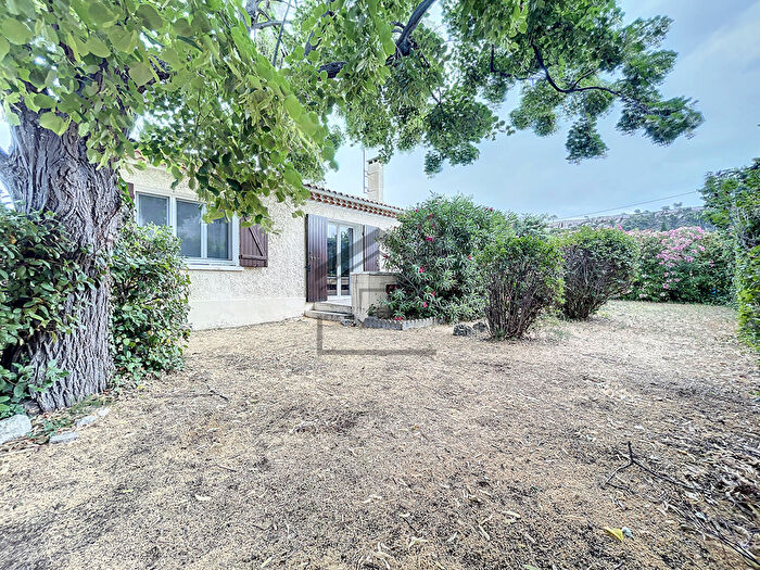 Maison à vendre - Vitrolles, Centre-ville, Roucas, Les Pins, Le Liourat - 4 pièces - 3 chambres