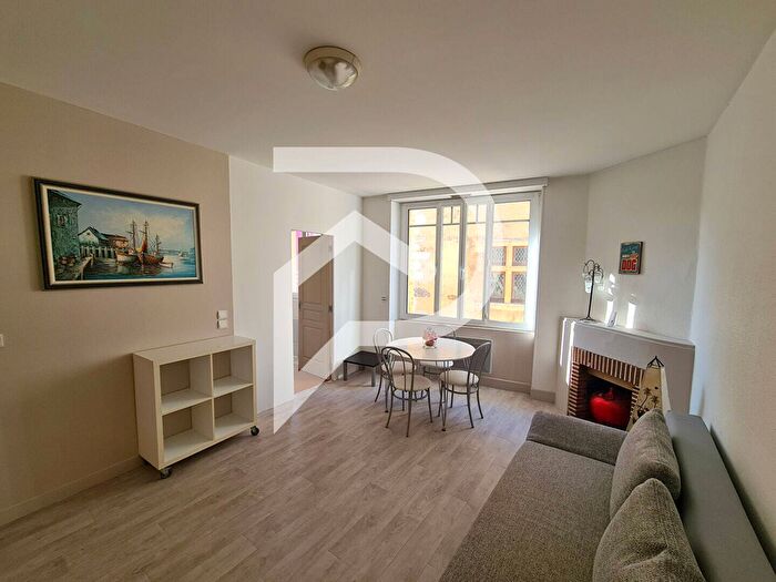 Appartement à louer - Mairie-Stade-Bergereau-Depart, Orthez - 1 pièce