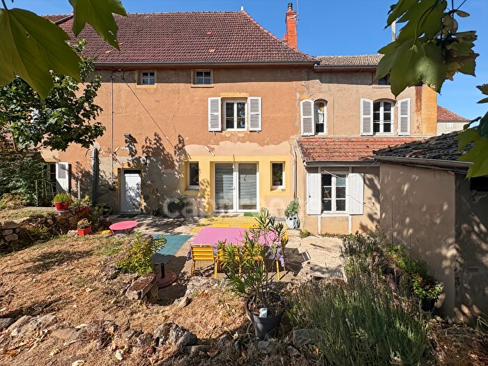 Maison 7 pièces à vendre à Saint-Christophe-en-Brionnais