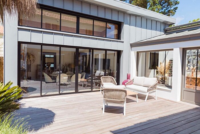 Maison 7 pièces à Saint-Brevin-les-Pins, Centre-ville, Stade, à vendre