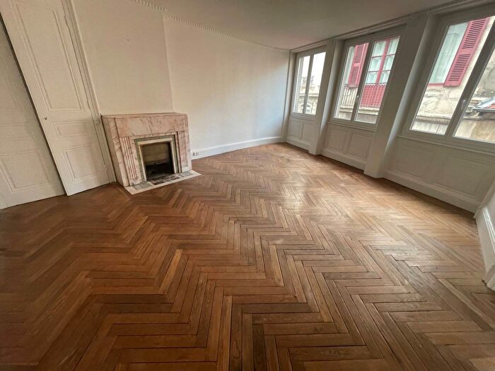 Appartement à louer - Hyper Centre-Vieille Ville, Saint-Étienne - 4 pièces - 3 chambres