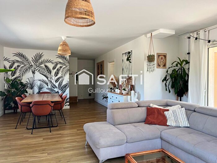 Cussac-Fort-Médoc : Maison 5 pièces à vendre