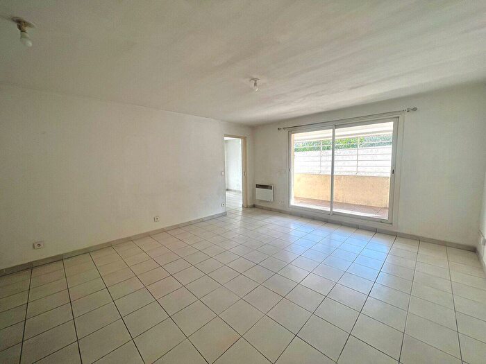 Appartement 2 pièces à Est, Gignac-la-Nerthe, à louer