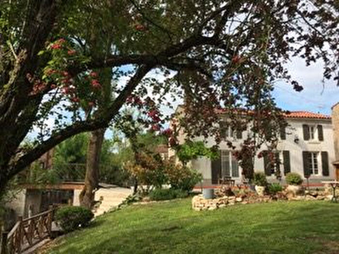 Maison à vendre - Saint-Hilaire-la-Palud - 10 pièces - 3 chambres