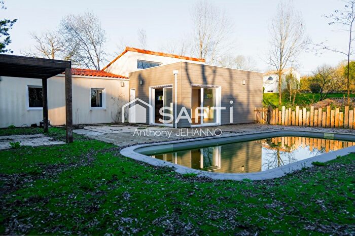 Maison à vendre - Exireuil - 4 pièces - 3 chambres