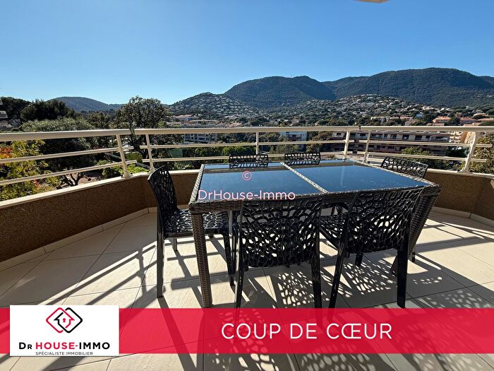 Appartement à vendre - Cavalaire-sur-Mer, Centre-ville - 2 pièces - 1 chambre