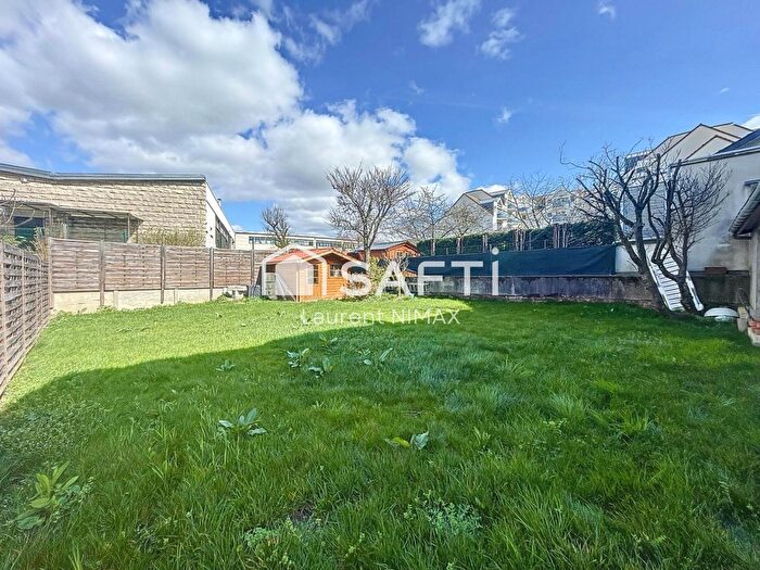 Maison à vendre - LHaÿ-les-Roses, Centre-ville - 6 pièces - 4 chambres