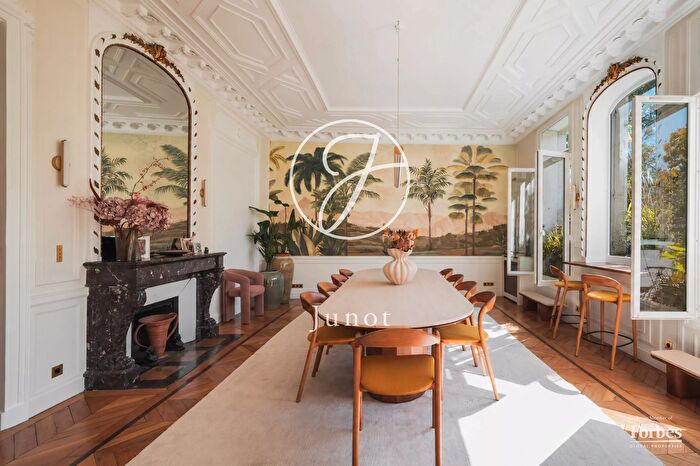 Paris 10ème, Porte Saint-Martin, Paradis : Appartement 5 pièces à vendre