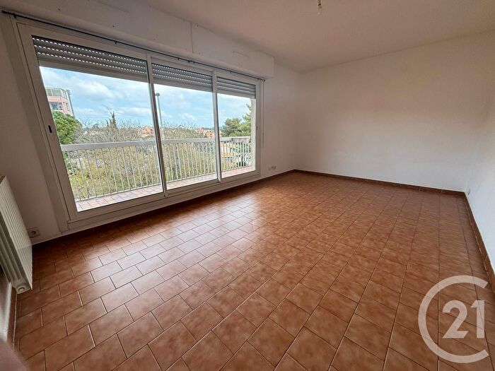 Appartement à louer - Montpellier, Estanove - 5 pièces - 3 chambres