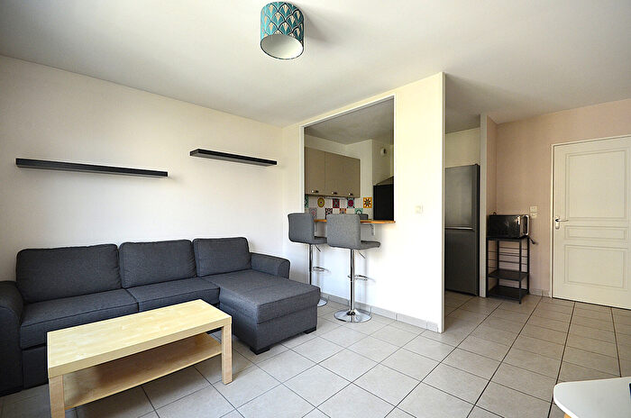 Appartement à louer - Villeurbanne, République, Tolstoi - 2 pièces - 1 chambre