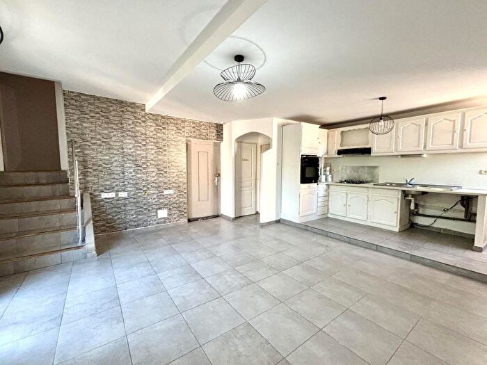 Appartement à vendre - Villeveyrac - 4 pièces - 3 chambres