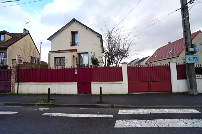Maison 4 pièces à Aulnay-sous-Bois, Vieux Pays, Roserai, Bourg, à vendre