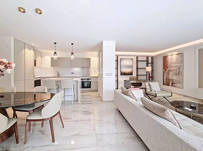 Appartement à vendre - Cannes, Centre-ville - 3 pièces - 2 chambres