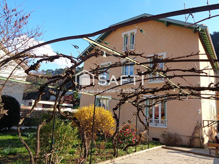 Maison à vendre - Saint-Sauveur-de-Montagut - 14 pièces - 10 chambres