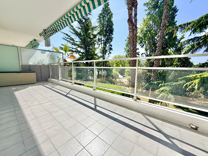 Antibes, Rabiac, Carriat, Les Semboules, Les Brusquets : Appartement 3 pièces à vendre