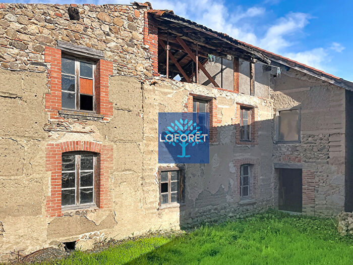 Maison 10 pièces à Champdieu, à vendre
