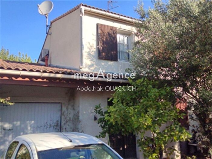 Maison 6 pièces à Milhaud, à vendre