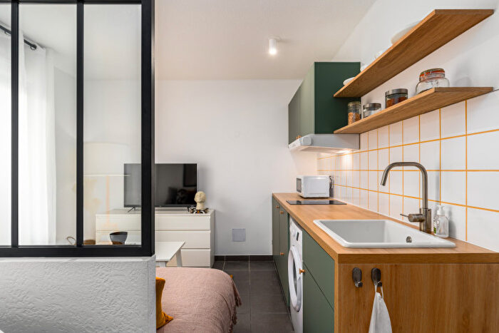 Appartement à louer - Nice, Madeleine - 1 pièce