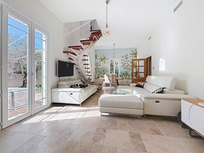 Maison à vendre - Antibes, Juan-les-Pins, Le Cap - 5 pièces - 4 chambres