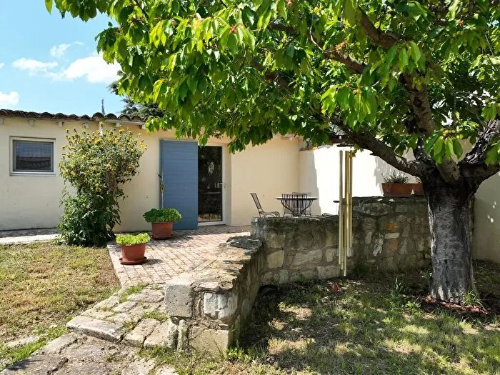 Maison 2 pièces à louer - Arles, Pont de Crau, Moulès
