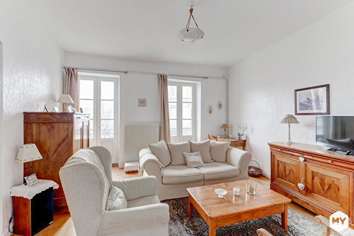 Appartement à vendre - Royat - 5 pièces - 3 chambres