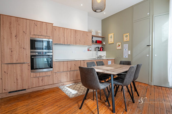 Maison à vendre - Cognac, Centre-ville, Gare - 7 pièces - 4 chambres