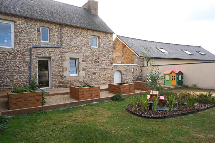 Maison à vendre - Yvias - 5 pièces - 4 chambres