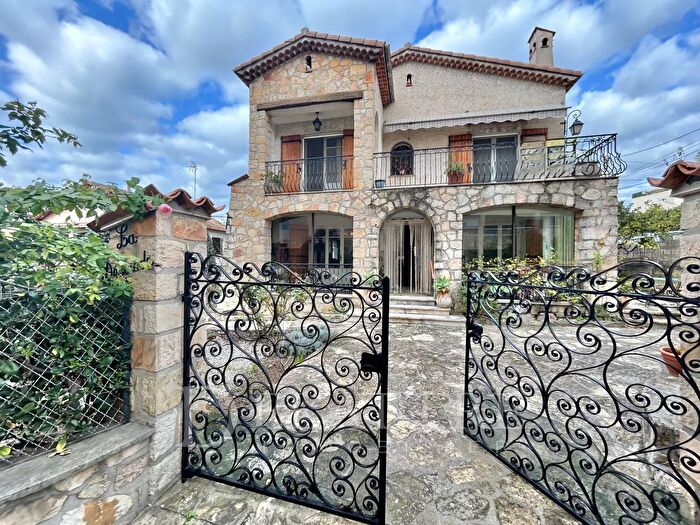 Maison à vendre - Antibes - 4 pièces - 3 chambres