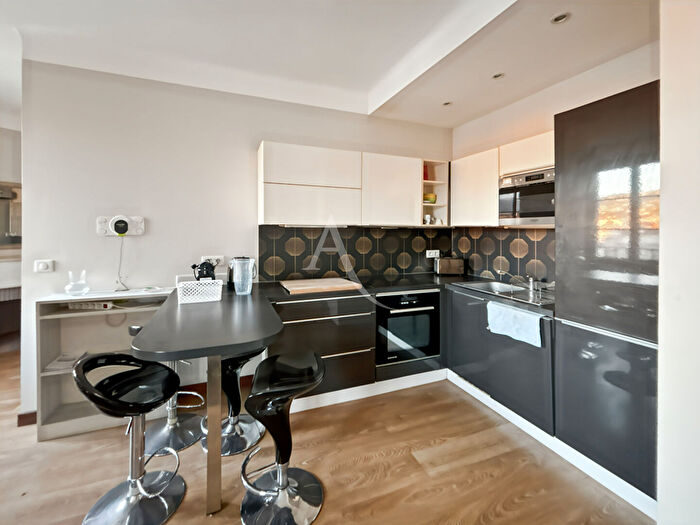 Appartement à louer - Cannes, Petit Juas - 2 pièces - 1 chambre