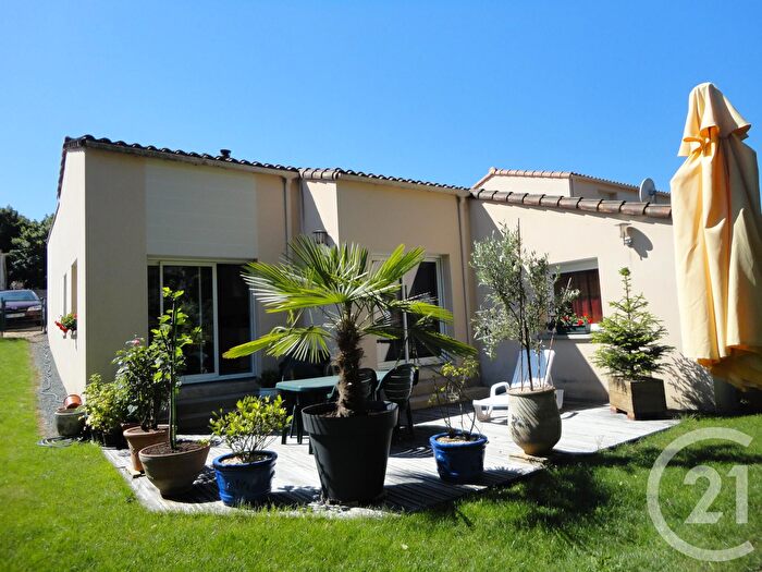 Maison 4 pièces à La Roche-sur-Yon, Pyramides, Jean-Yole, à louer