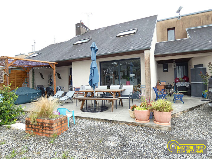 Maison à vendre - Isigny-le-Buat - 4 pièces - 3 chambres