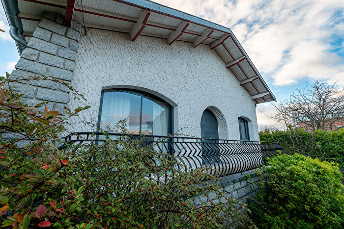 Maison à vendre - Clermont-Ferrand, Les Landais, Fontaine du Bac, La Pardieu - 5 pièces - 4 chambres