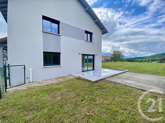 Maison 4 pièces à Parves, à louer