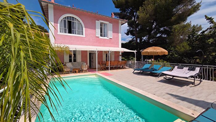 Maison 8 pièces à vendre à Sanary-sur-Mer, Portissol, La Gorguette