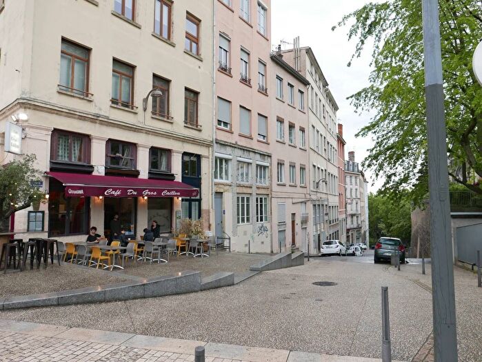 Appartement à louer - Pentes de la croix-rousse, Lyon er arrondissement - 2 pièces - 1 chambre