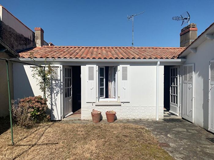Maisons à vendre et appartements à louer - 1