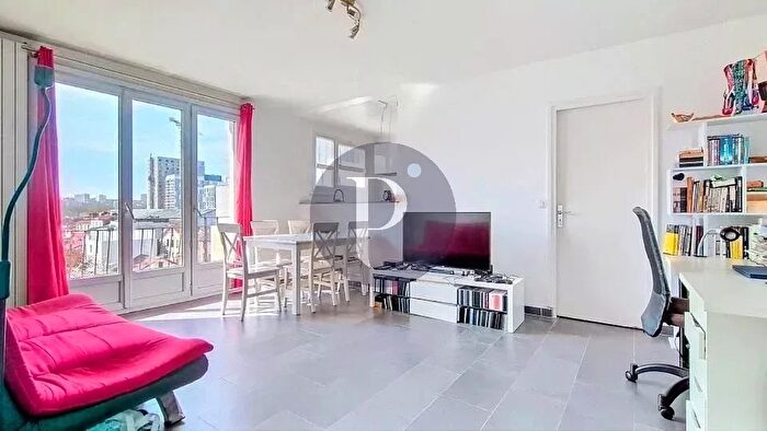 Appartement à vendre - Ivry-sur-Seine, Petit Ivry - 3 pièces - 2 chambres