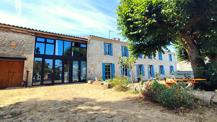Maison 10 pièces à vendre - Port-d'Envaux