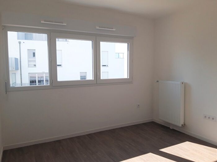 Quartiers Nord-Ouest, Saint-Martin : Appartement 1 pièce à louer