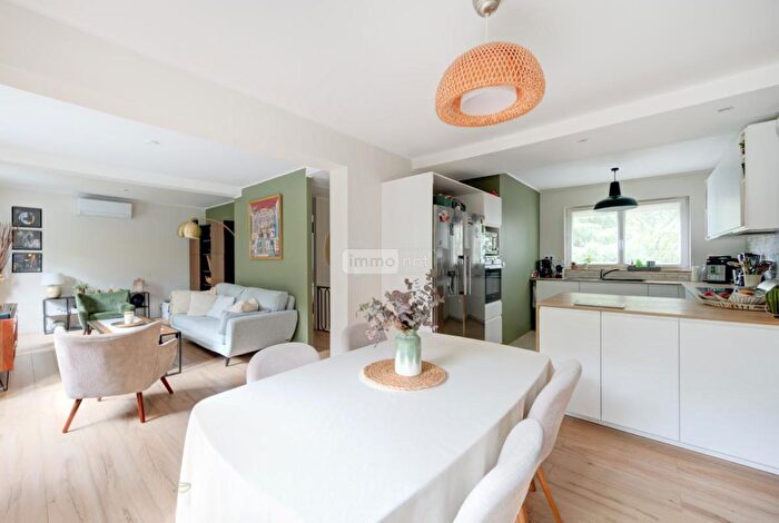 Maison à vendre - Saint-Cyr-sur-Loire - 4 pièces - 3 chambres