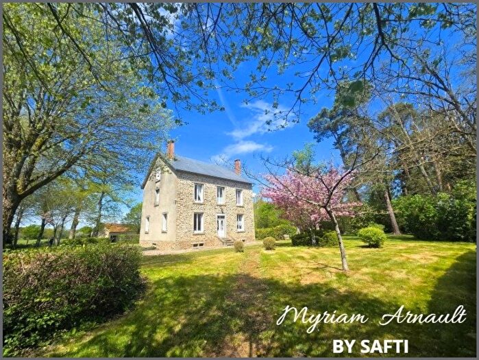 Maison à vendre - Saint-Georges-les-Landes - 6 pièces - 4 chambres