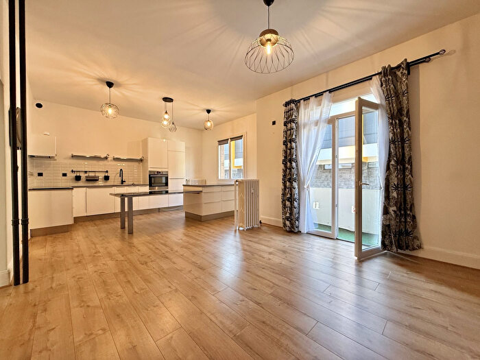 Appartement à vendre - Clermont-Ferrand, Delille, Cathédrale, La Gare - 5 pièces - 2 chambres