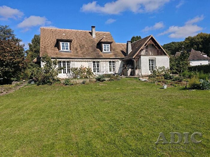 Maison 8 pièces à vendre à Ermenonville