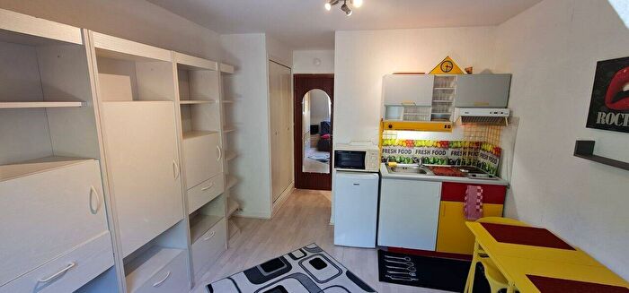 Appartement à louer - Cathédrale, Tours - 1 pièce