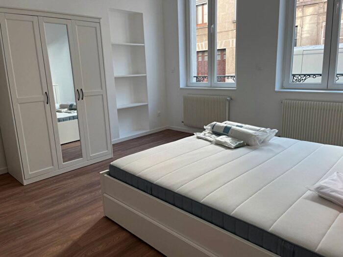 Appartement à louer - Reims - 3 pièces - 1 chambre