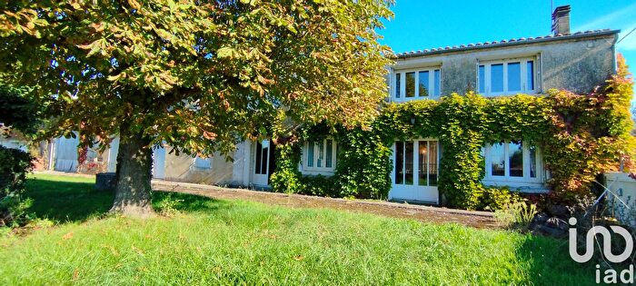 Maison à vendre - Saint-Georges-de-Longuepierre - 5 pièces - 4 chambres